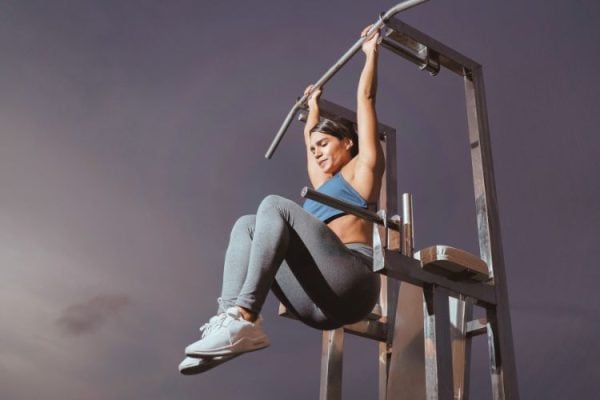 Hanging Leg Raises For Lower Abs Guide to Build a Stronger Core - Women ...