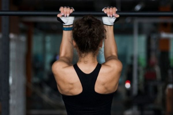 30 Minute Pull-Up Shoulder Workout for Strength and Size - Women's Fit Club